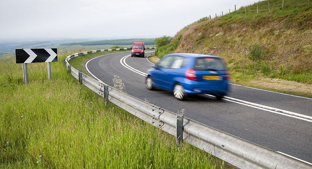 UK drivers don’t feel safe at 60mph on country roads | Three60 by eDriving