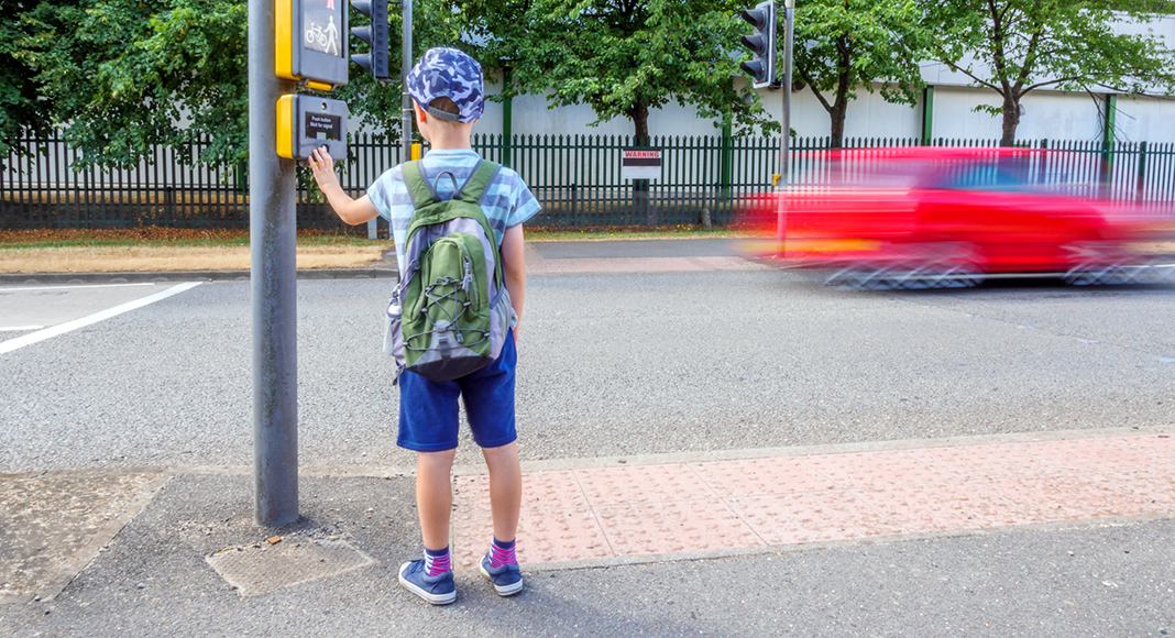 Traffic threat makes UK city streets unsafe for kids, survey claims ...