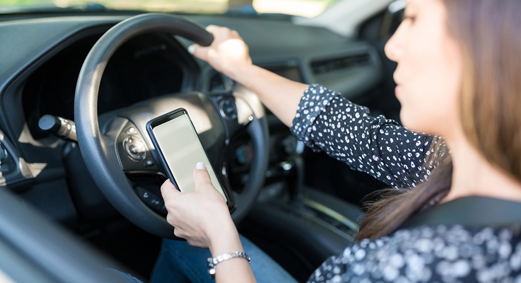 Study: young drivers think distracted driving risks are overblown ...