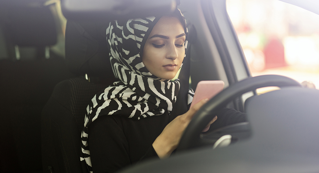 Colorado campaign focuses on social stigma of distracted driving ...