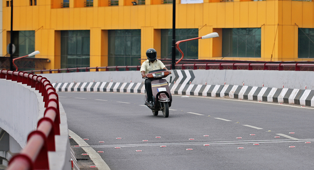 Indian government proposes 3-deck vehicles to transport 2-wheelers ...