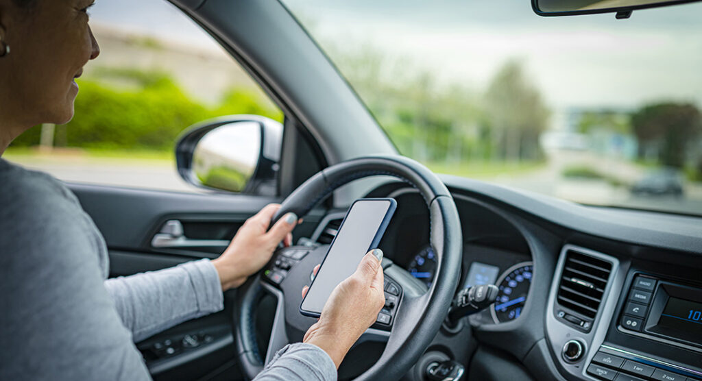 Apps are the biggest distraction for drivers who use their phones ...